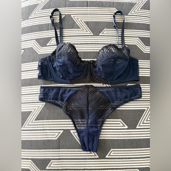 La Perla | Intimates & Sleepwear | Nwot Studio 3 La Perla Bra Thong Set ...